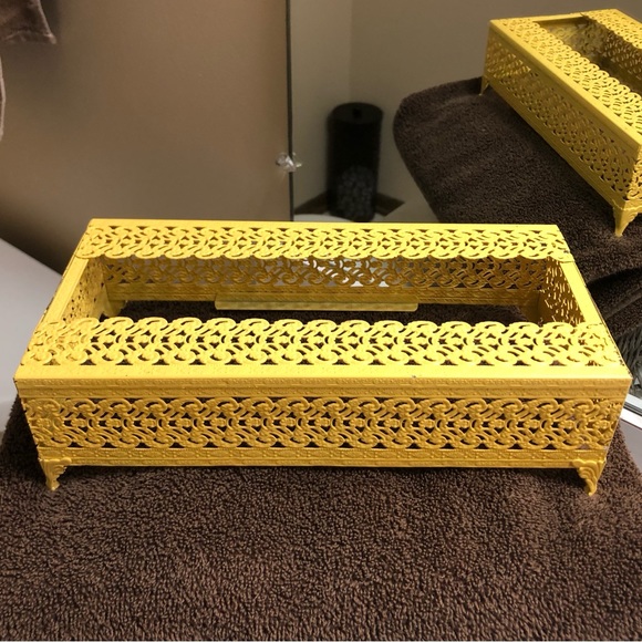Hollywood Regency | Bath | Genuine Vintage Old Hollywood Yellow ...